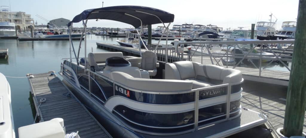 Boat Rentals · Commodore Bay Marina